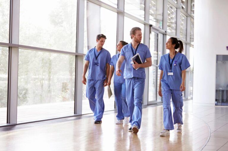 Why Good Uniforms Are a Necessity for Medical Workers - Mind Revolt